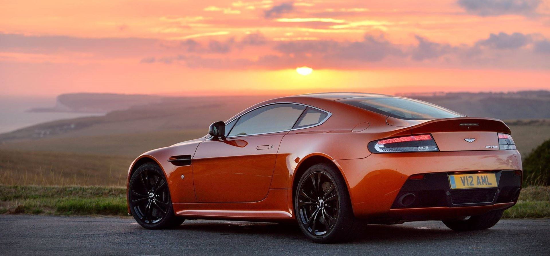 V12 Vantage (2009 - 2012) | Past Models | Aston Martin (UK) | Aston ...