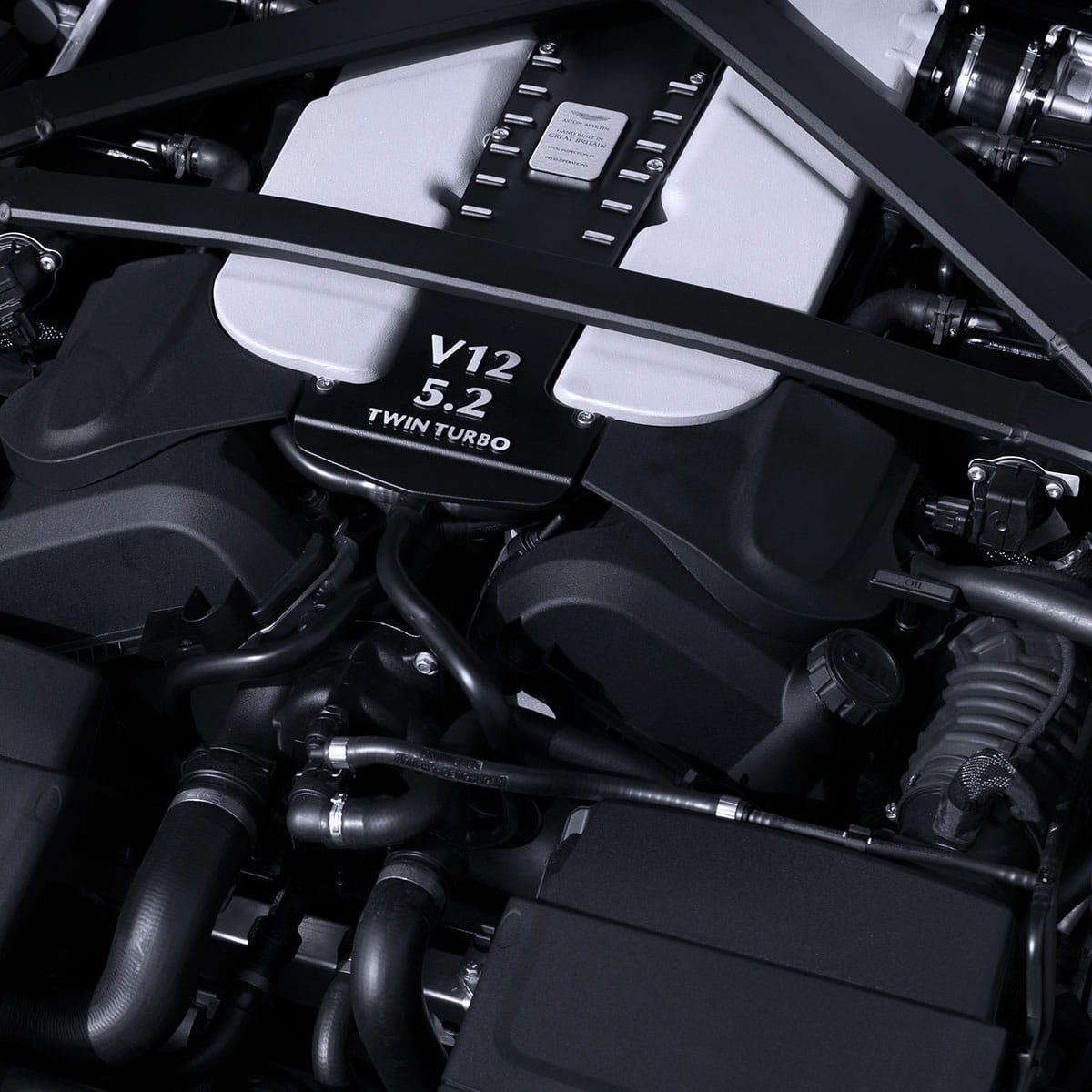 V12 Vantage | Aston Martin | Aston Martin