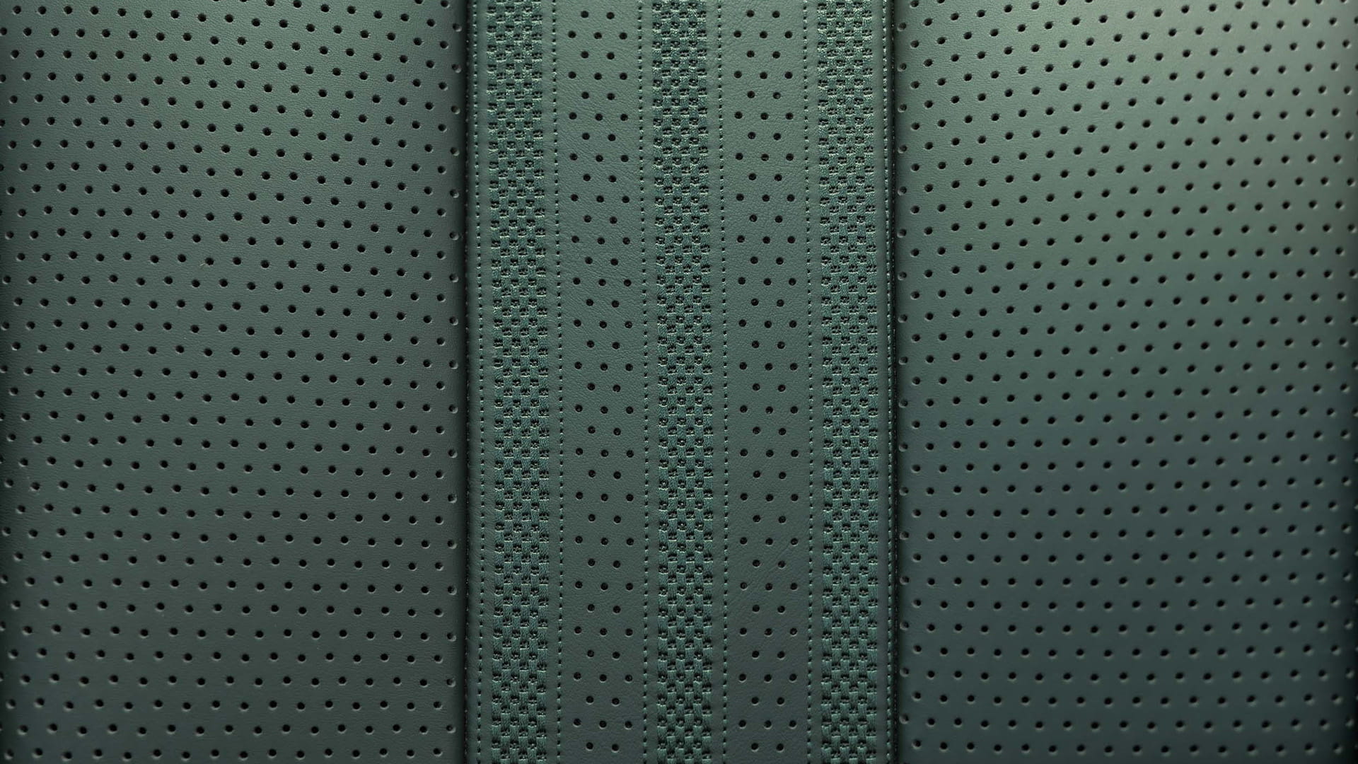 DBX707 Brochure | Aston Martin