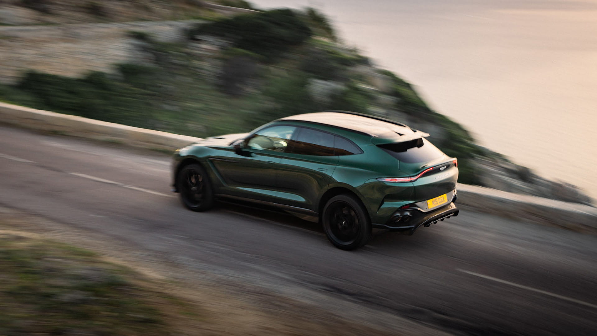 DBX707 discover keep me informed | Aston Martin